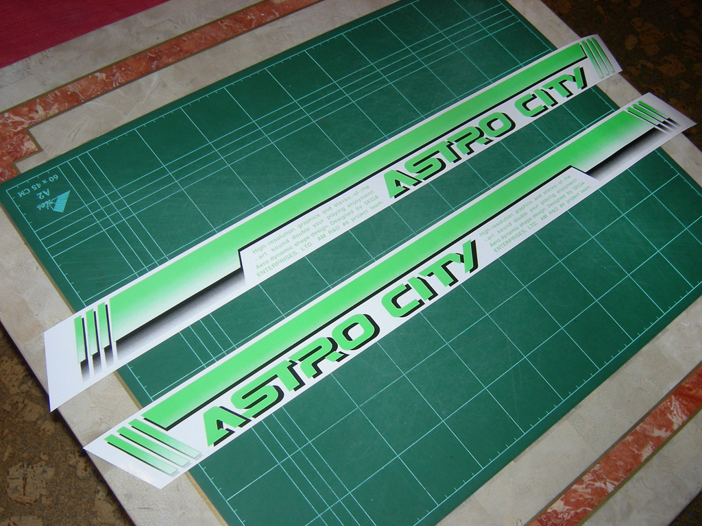 "Astro city Side Arts" y "Astro City Little Stickers" reproducciones ...