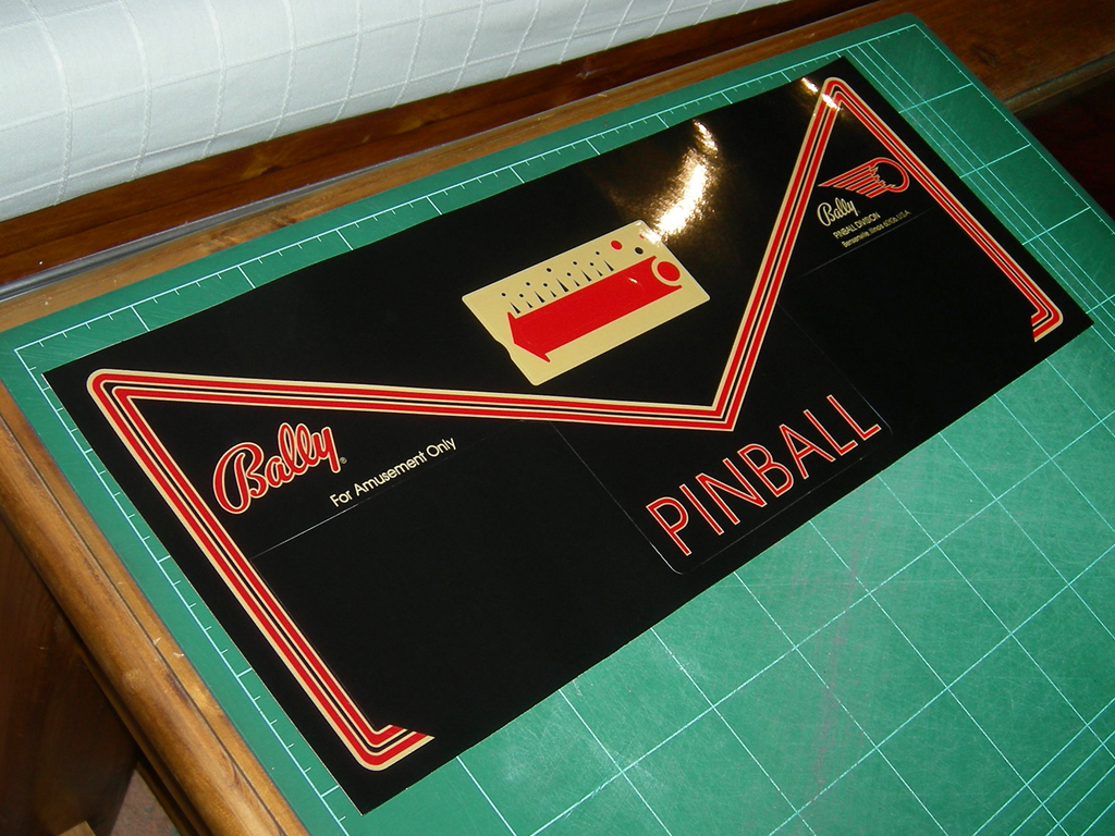 "EIGHT BALL DELUXE PINBALL APRONS" (BALLY) restored by Zona Arcade ...