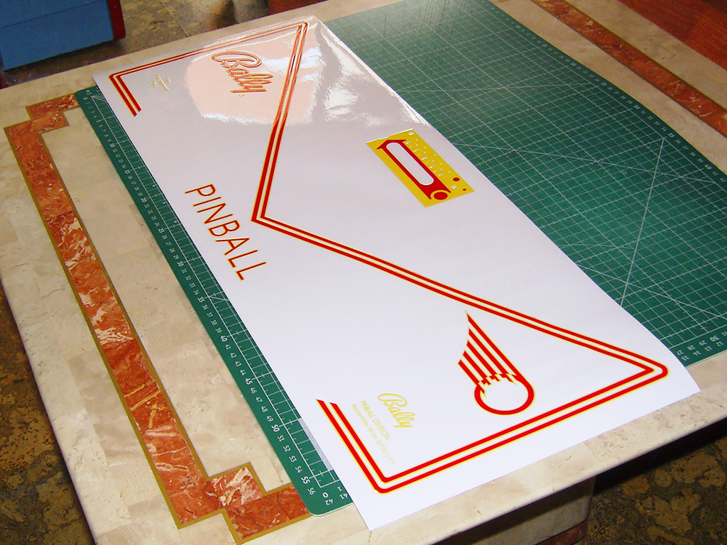 "Hotdoggin' Pinball Aprons" (BALLY) printed on "portable silkscreen ...