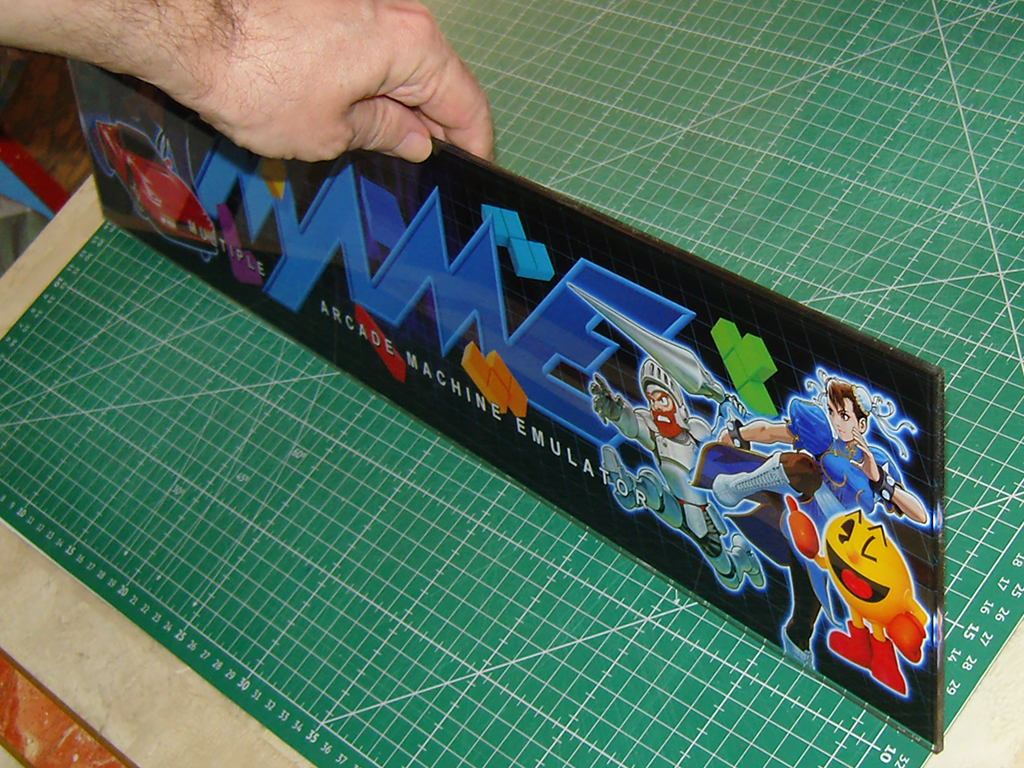 "Decoraciones Arcade Mame" personalizadas y adhesivadas en cristal y ...