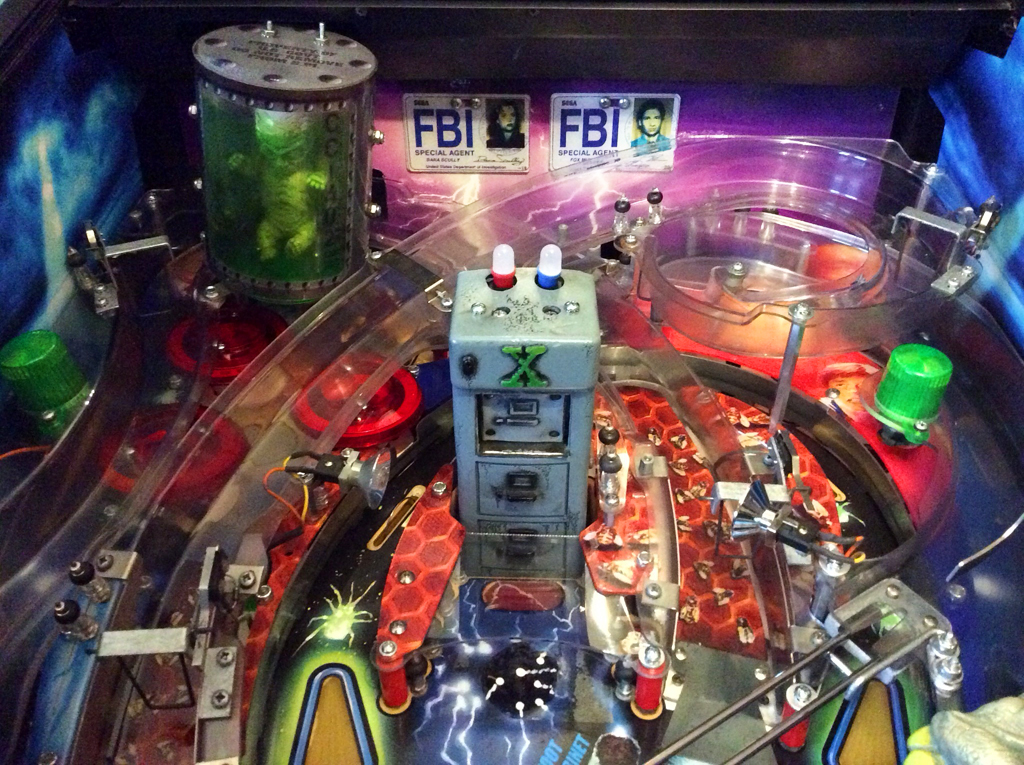 "Alien´s Tank Graphic mod" for X-Files Pinball by SEGA. Mikonos
