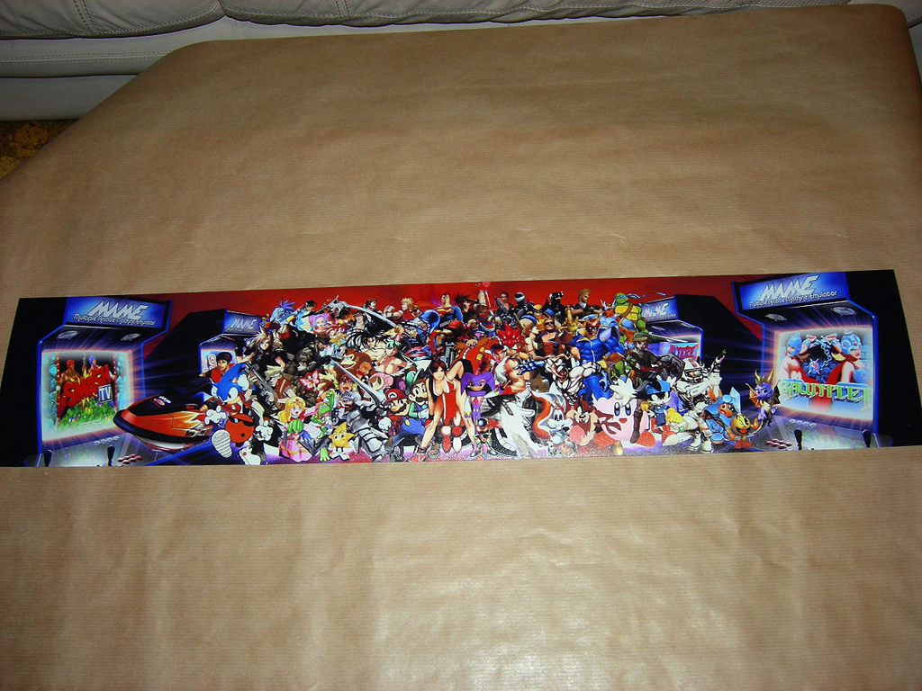 Detalle marquesina impresa en backlite con multipersonajes de juegos ...